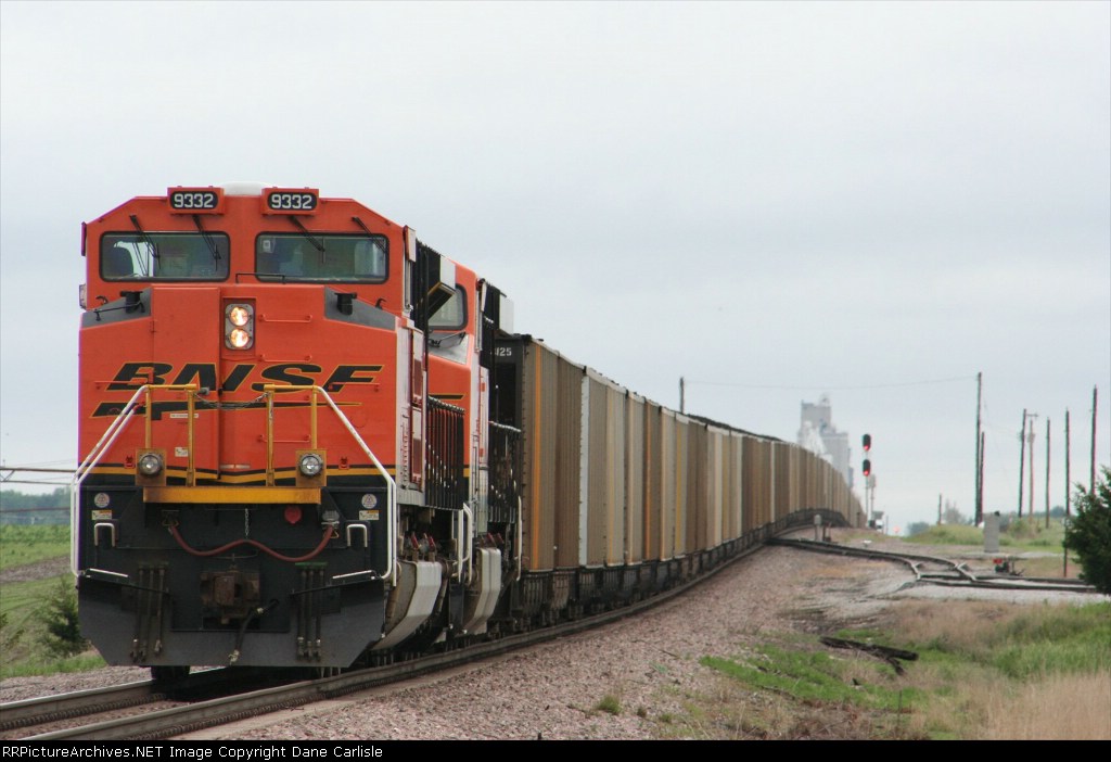 BNSF 9332 is DPU on a EB UCEX drag on a cloudly Sunday morning